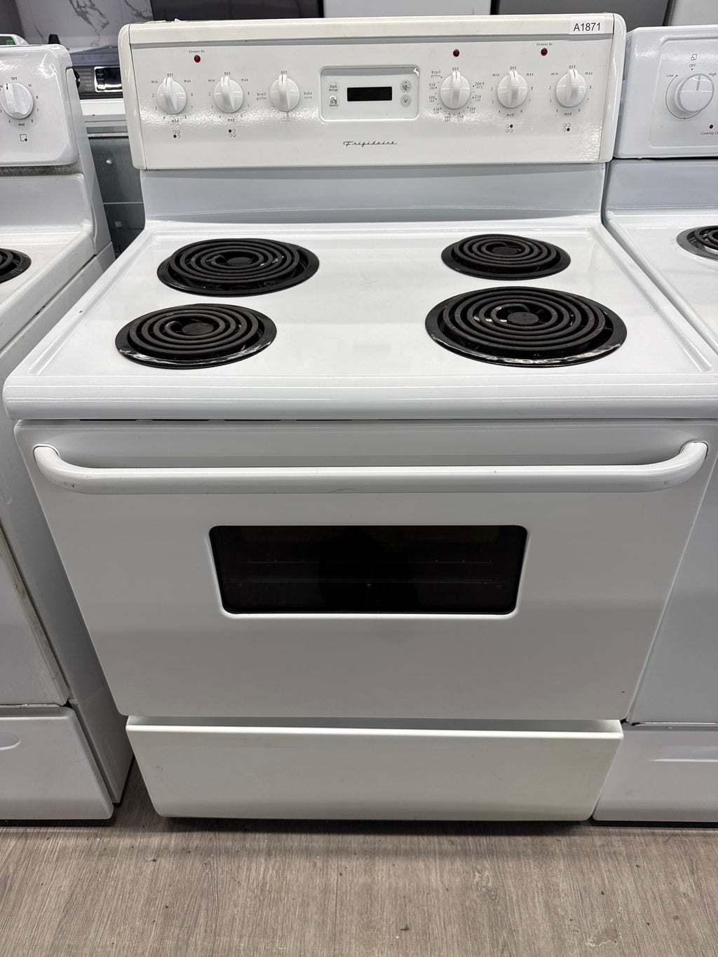 Frigidaire CFEF312CS2 30 Inch Freestanding Coil Top Range Ottawa